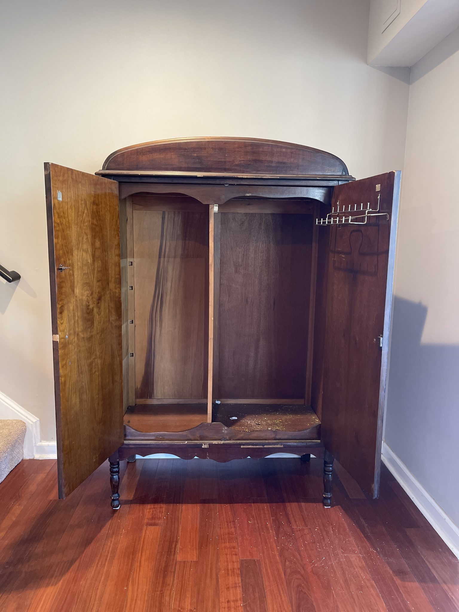 VINTAGE WARDROBE MAKEOVER - Saved from Salvage