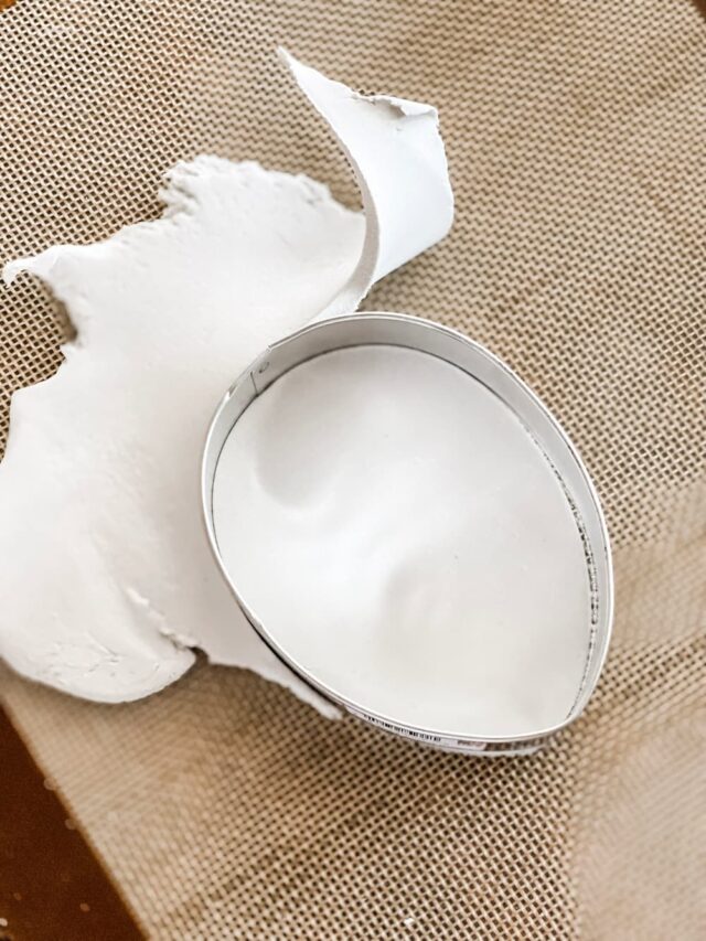 HOW TO MAKE STAMPED CLAY EGGS FOR EASTER - Saved from Salvage